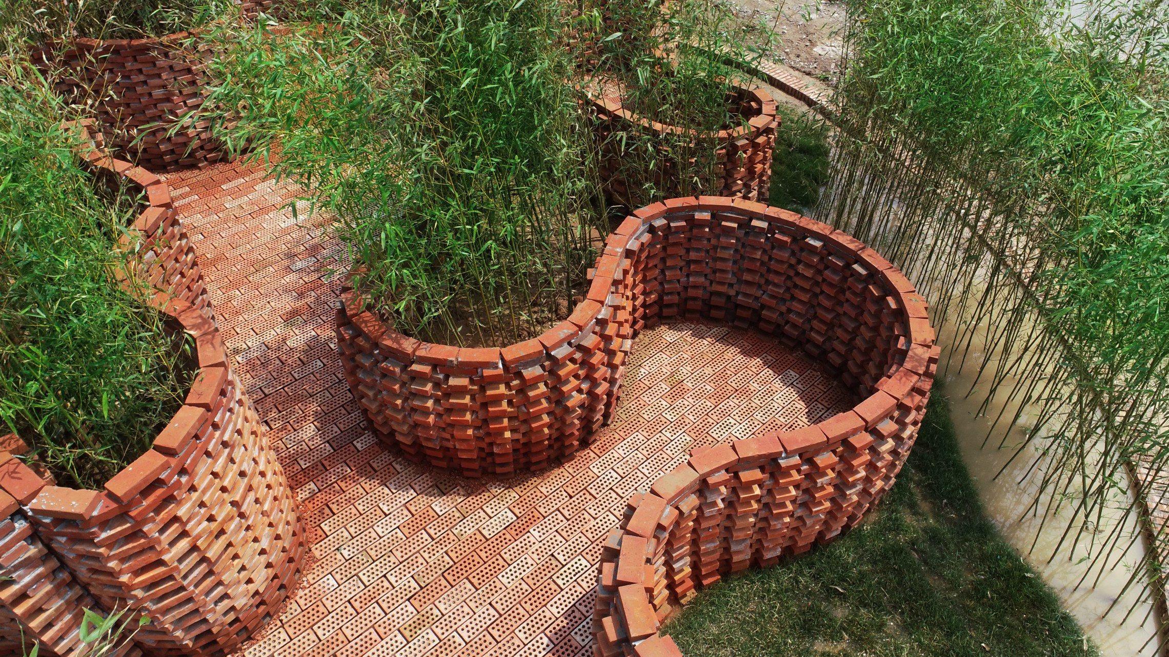 A brick labyrinth garden by robotic construction – Luo Dan's Archive