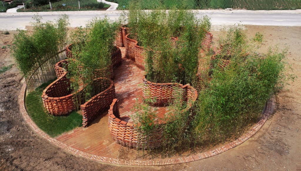 A brick labyrinth garden by robotic construction – Luo Dan's Archive